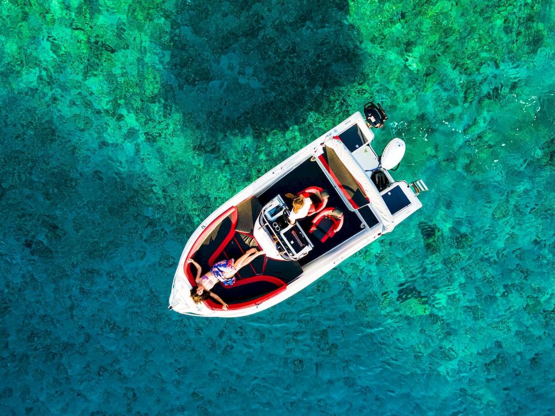 Boat Rentals in Aruba | Straight Forward Watersports